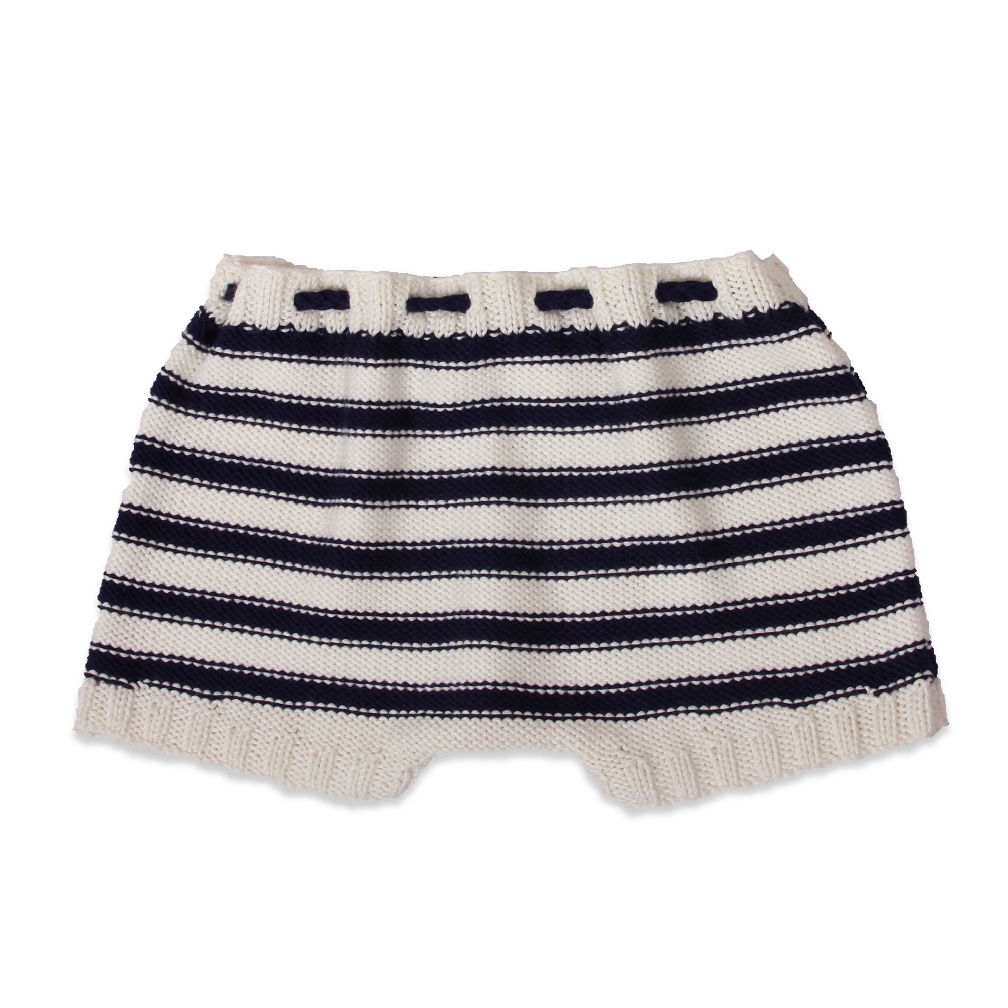 Short de bébé tricoté par nos mamies jersey envers en coton & bambou.